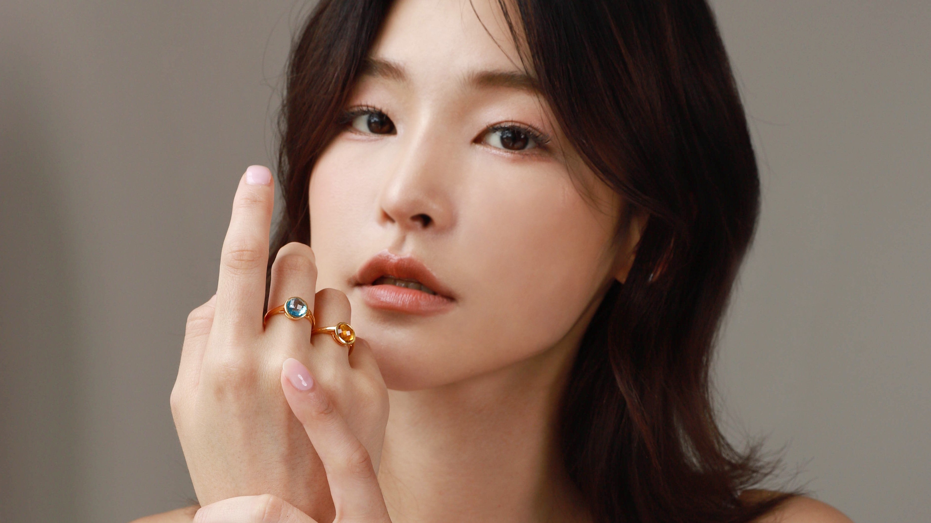 Blue Topaz and Citrine - The Birthstone of November – GemondoTh